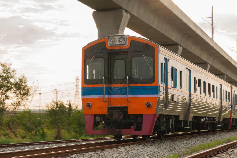 What is an Electric Train? (with pictures)