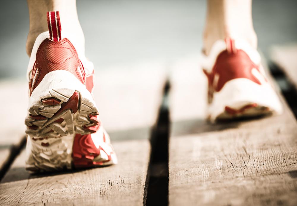 What are the Different Types of Running Shoes? (with pictures)