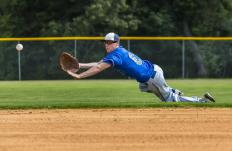 In Baseball, what is a Squeeze Play? (with pictures)