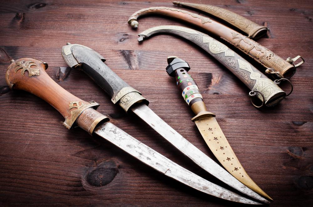 What are the Different Types of Self Defense? (with pictures)